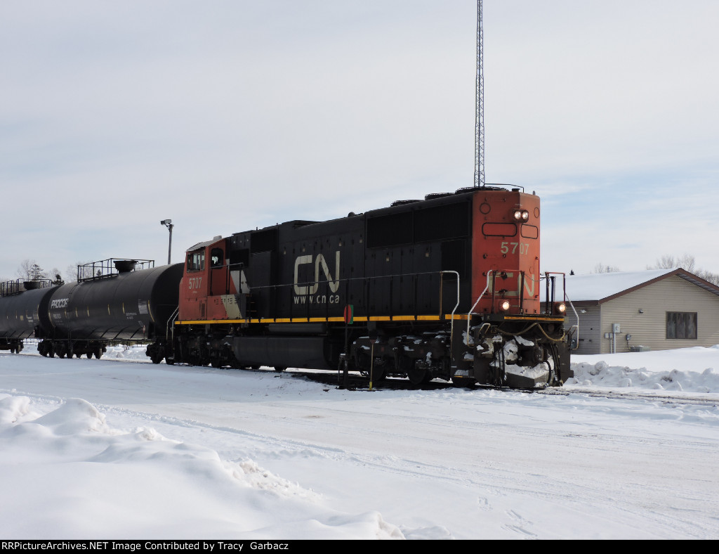 CN 5707 in Soo Yard